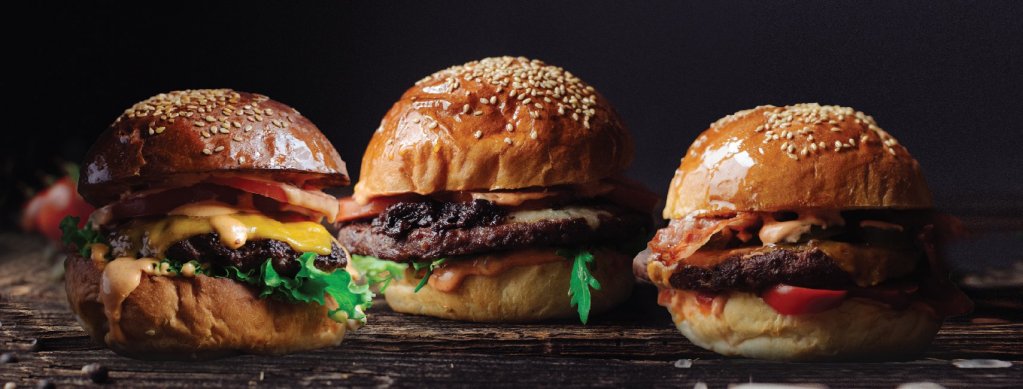Preparate culinare de la Burger House - Promenada Mall, restaurant din ...
